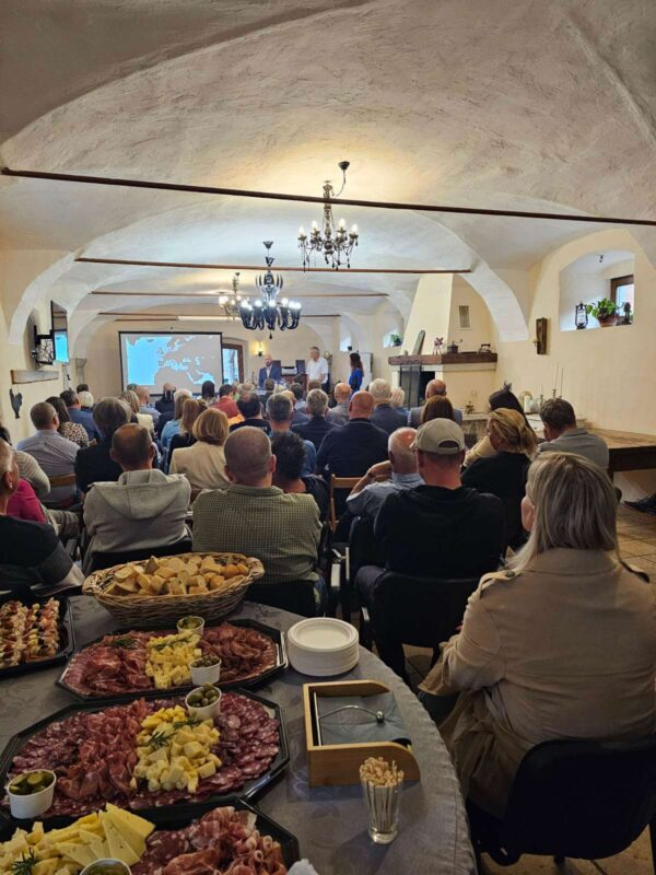 HALCOM – Pogled v prihodnost, Matjaž Čadež, Petra Škarja, Gorazd Bavdaž ...